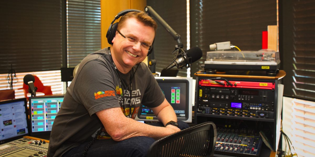 New FM Radio Station To Help Fight Loneliness - New Country 103.9